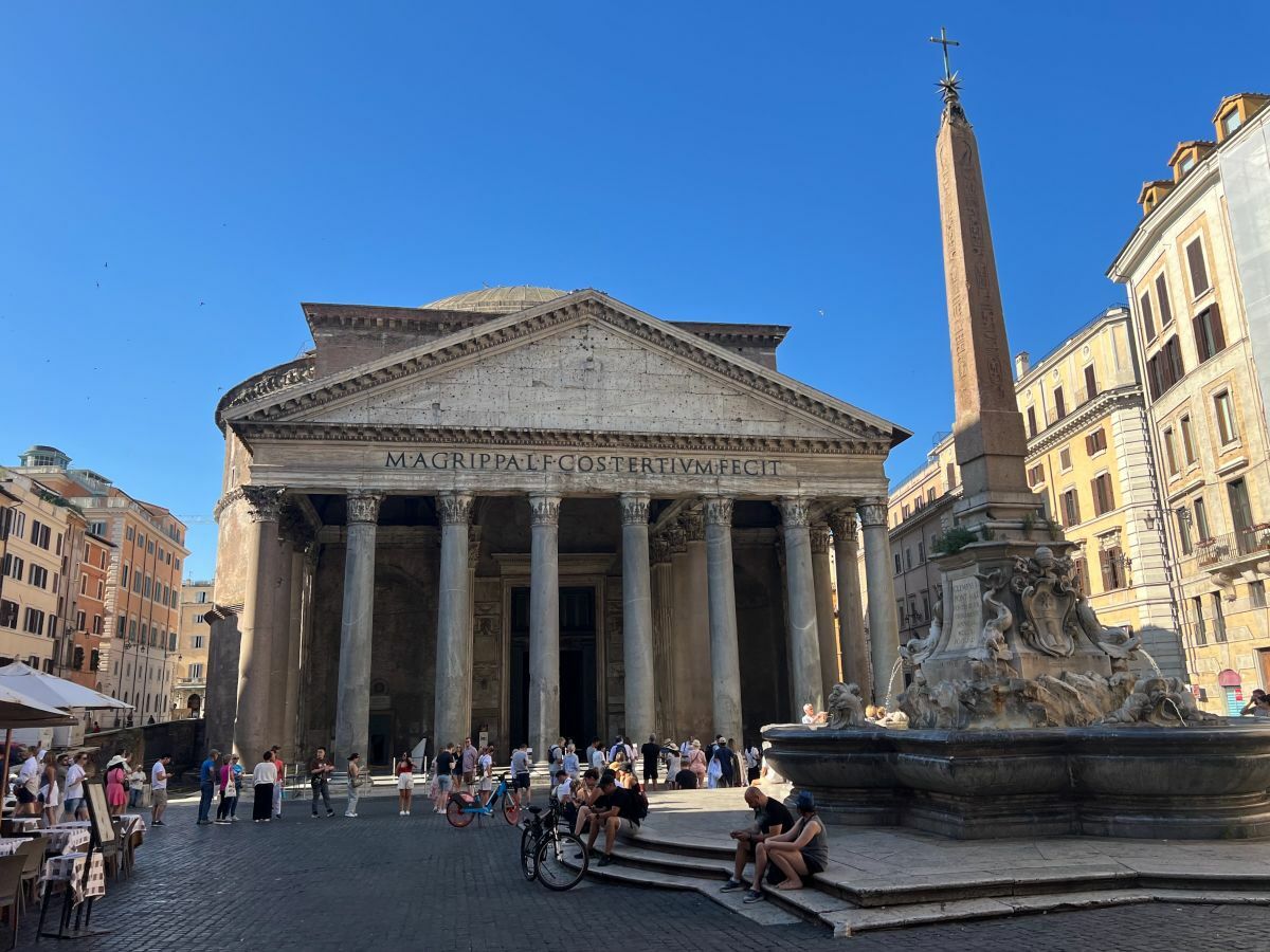 Panteão de Roma - um dos principais pontos turísticos da capital!