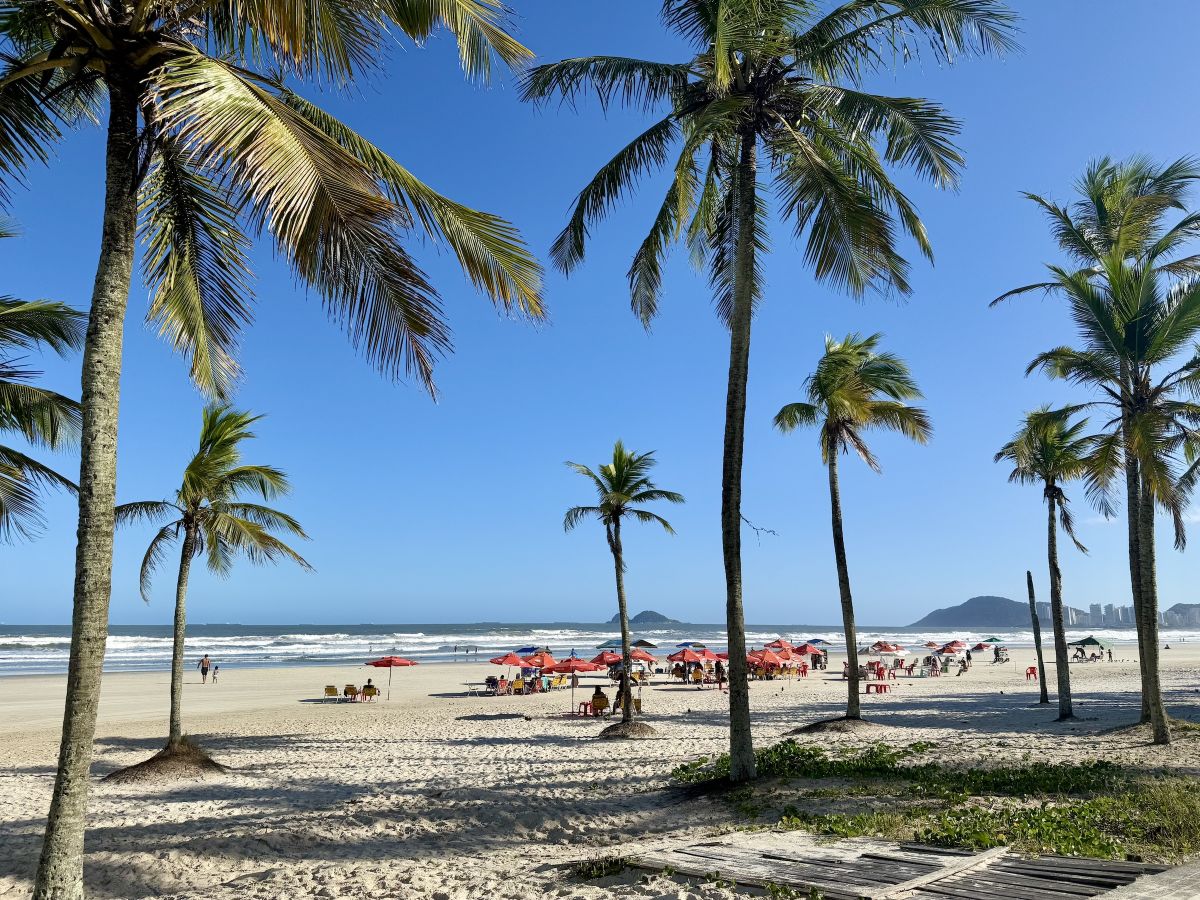 Praia da Enseada: tudo sobre a praia mais popular do Guarujá
