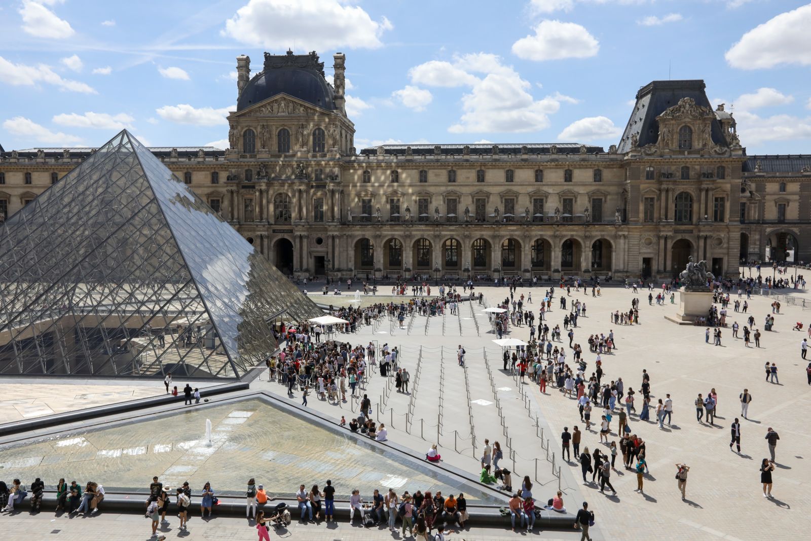 Pontos turísticos imperdíveis para a sua viagem a Paris, na França!