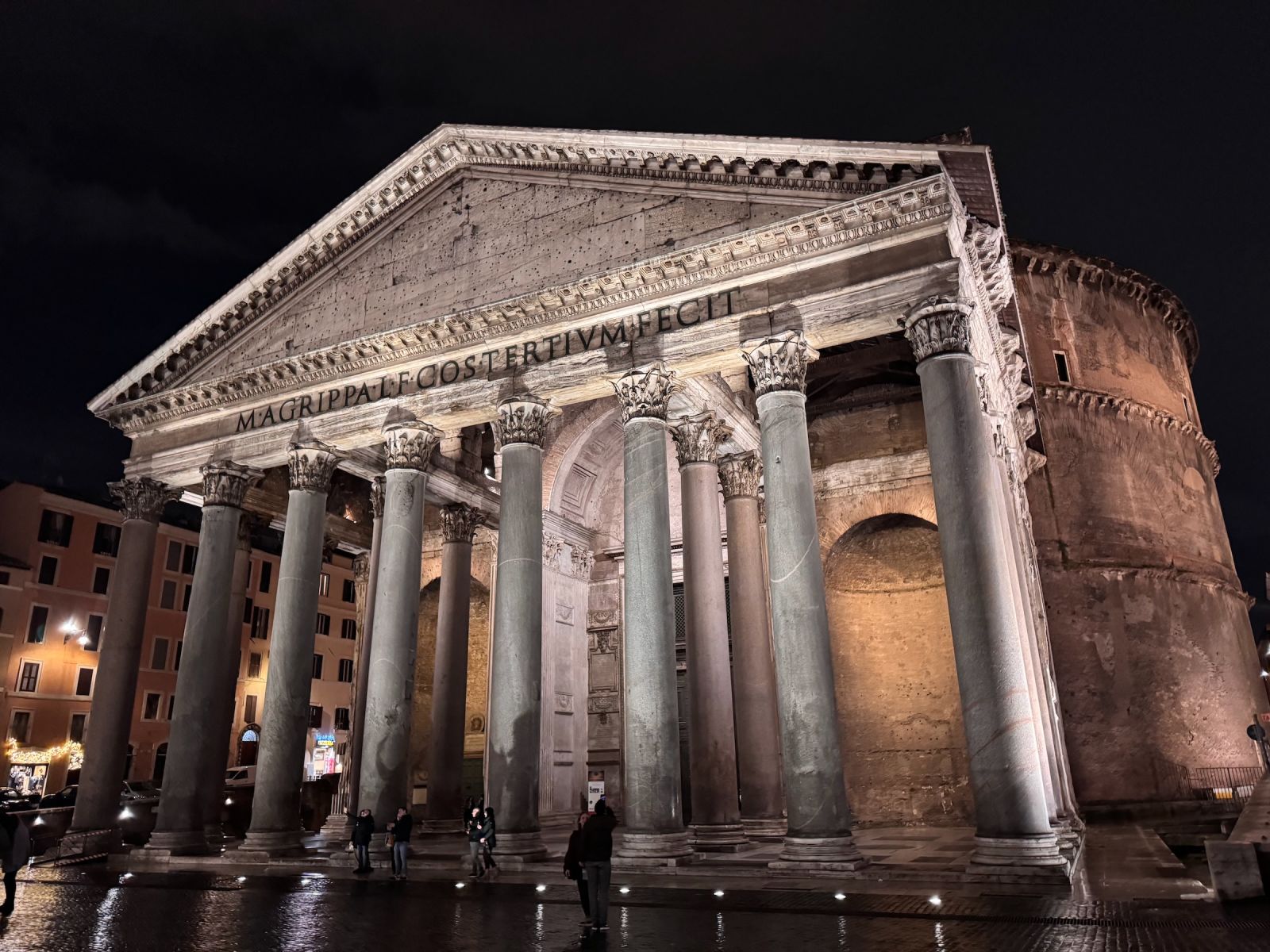 Panteão de Roma - um dos principais pontos turísticos da capital!