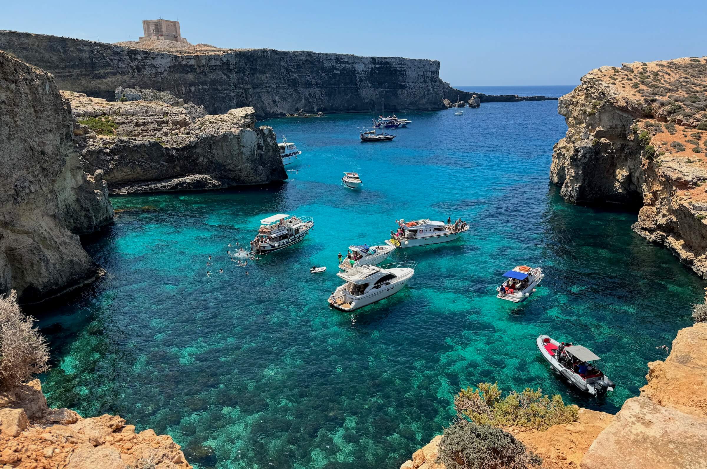 Crystal Lagoon (Lagoa de Cristal) - Malta