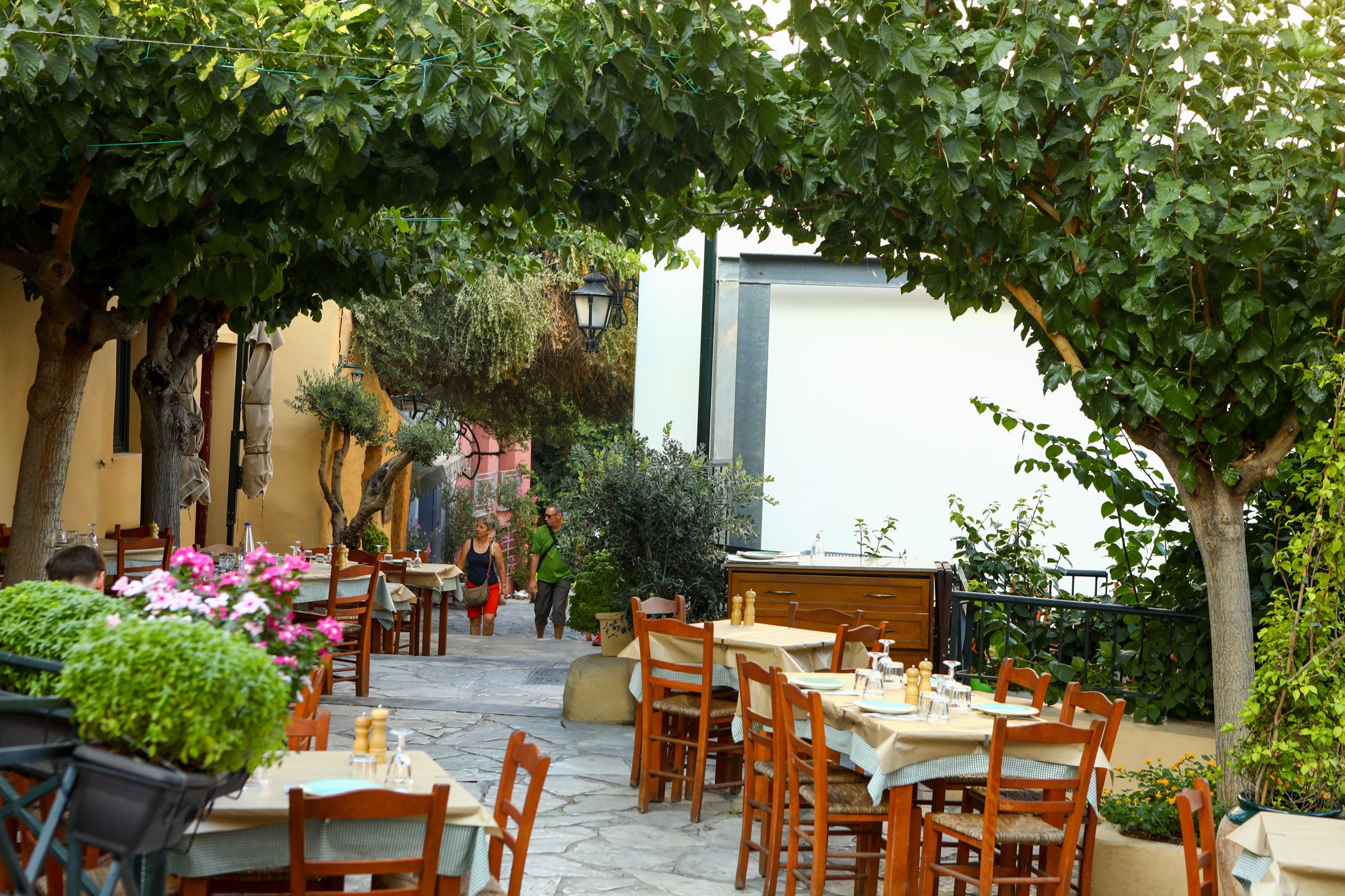 Plaka - Tudo o que você precisa saber sobre o encantador bairro de Atenas