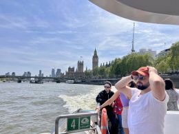 Passeio de barco pelo Tâmisa