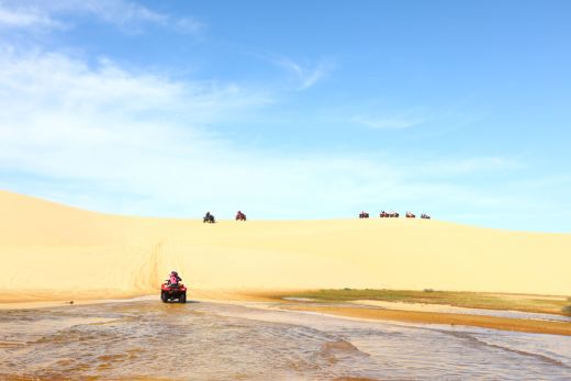 Caburé, Vassouras e Mandacaru de lancha ou quadriciclo